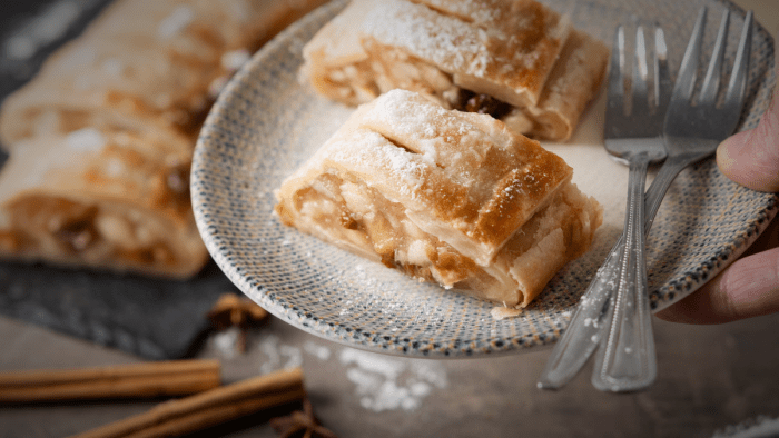 Oodles of Strudel - The Best Strudel in the United States